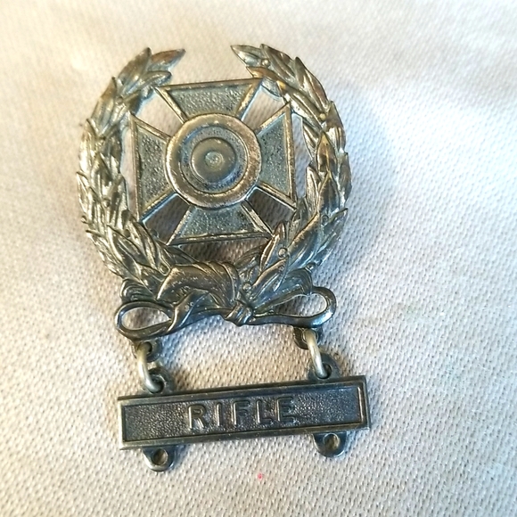 Antaya | Accessories | Wwii Military Rifle Badge Vintage | Poshmark